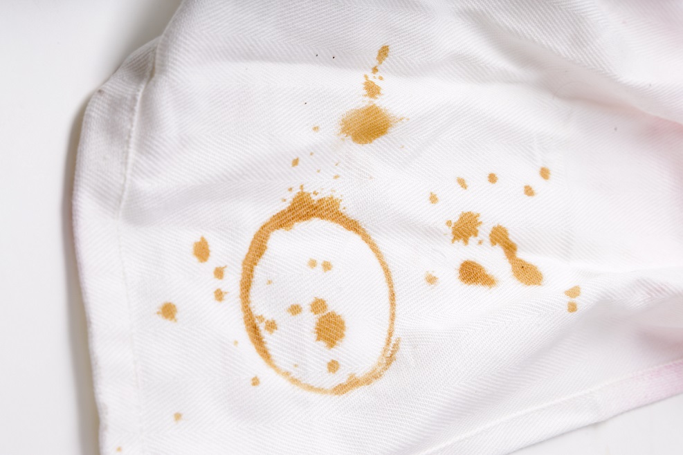 Cara Menghilangkan Noda Kuning pada Baju Putih dengan Mudah | GREEN ...